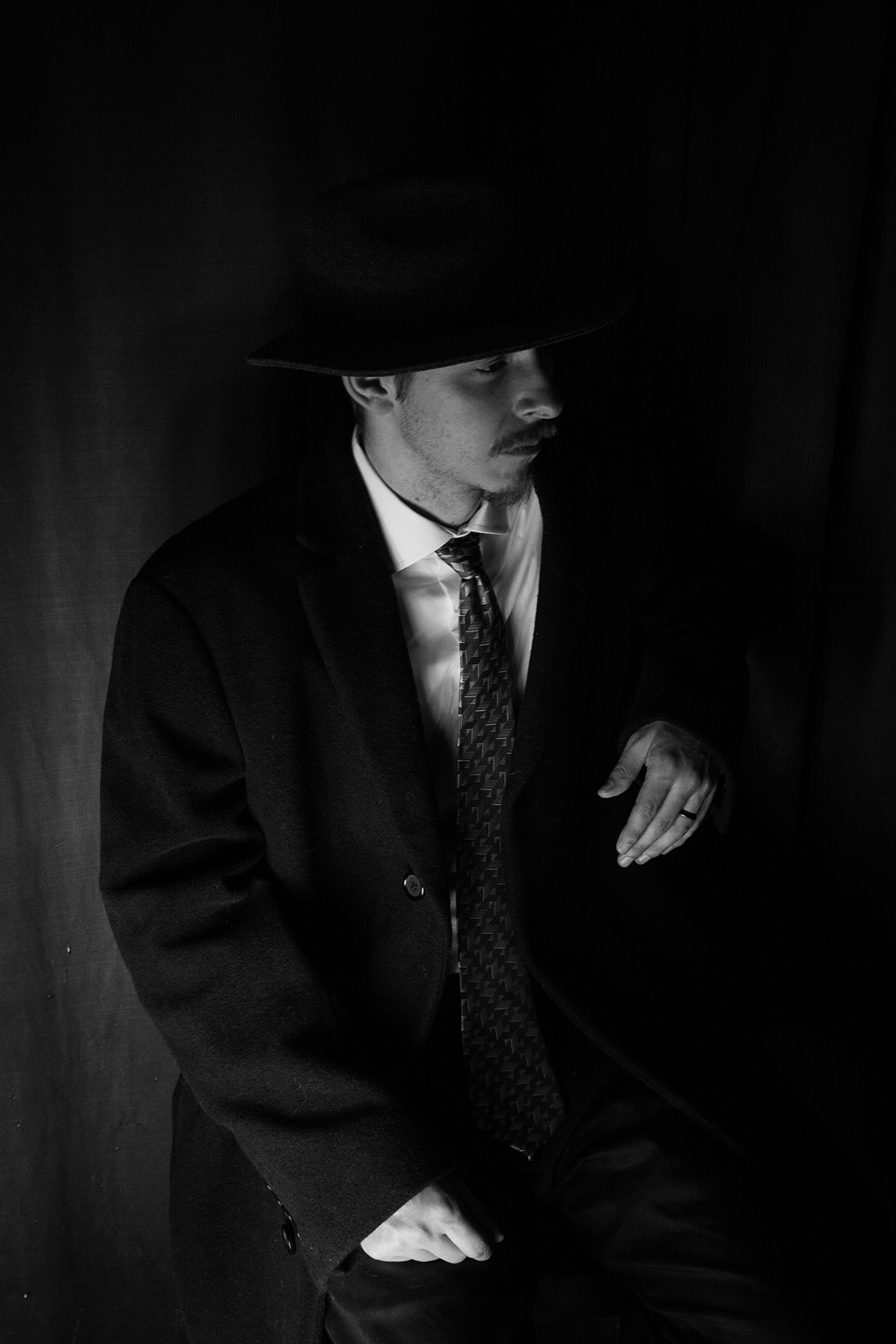 Film Noir Photography - Dark Dreamer Photography